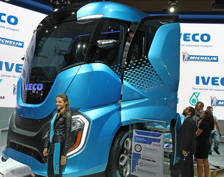 5年前发布，现在看依然很科技未来，依维柯Z-Truck概念卡车实拍 - 提加商用车网