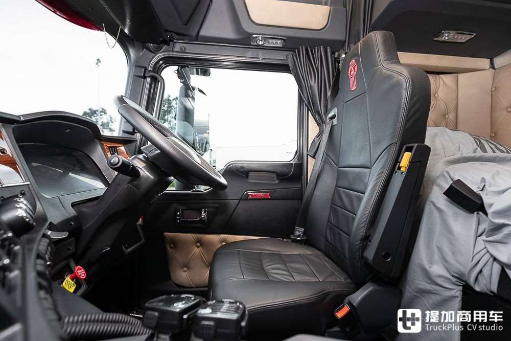 美式平头卡车最强演绎，肯沃斯K220实拍评测 - 提加商用车网