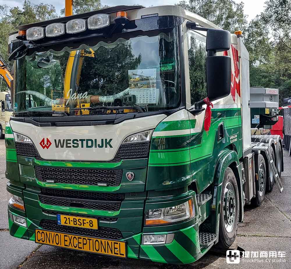 低顶驾驶室+8x4驱动，如此特殊的斯堪尼亚P 500牵引车你见过吗？ - 提加商用车网