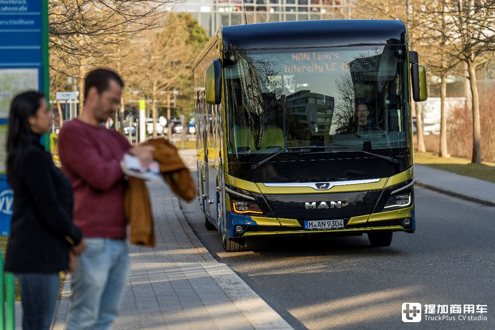 欧洲最强通勤客车之一，曼恩最新巴士产品，Lion’s Intercity LE实拍 - 提加商用车网