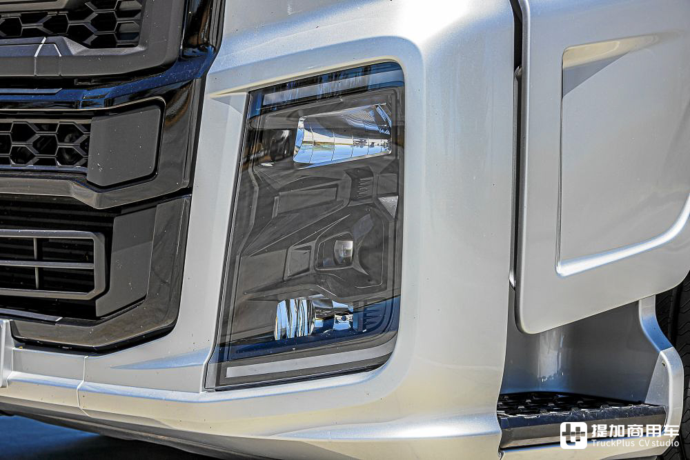 福特卡车的最强战力，实拍限量250台的福特F-MAX Blackline Edition - 提加商用车网