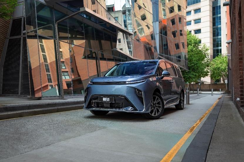 放“大”招！上汽大通MAXUS高能新能源车“双箭齐发”！“大型纯电性能皮卡”GST概念车全球首发亮相，大家MIFA7谍照曝光 - 提加商用车网