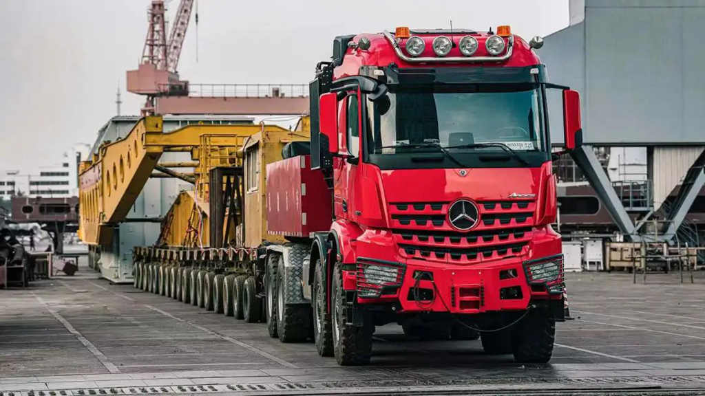 总重500吨！全新梅赛德斯-奔驰Arocs SLT 大件运输车成功完成首程运输任务 - 提加商用车网