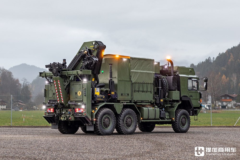 配随车吊的军用清障车，安普改装，实拍莱茵金属曼恩HX 42M 6x6军卡 - 提加商用车网