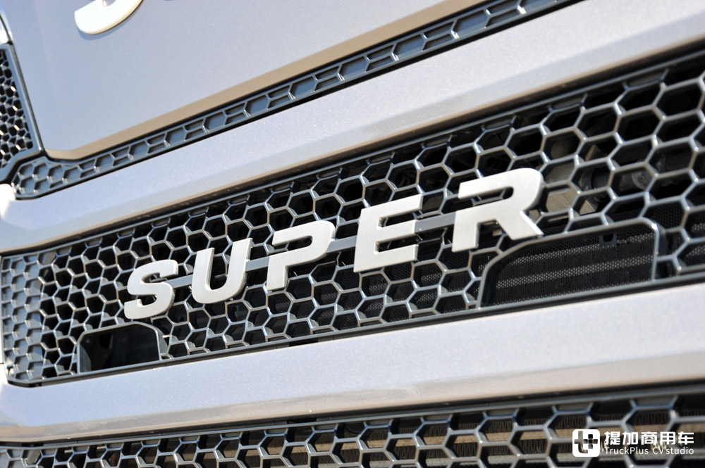干倒了入门V8，欧卡最先进直六机实力几何？斯堪尼亚560R Super实拍 - 提加商用车网