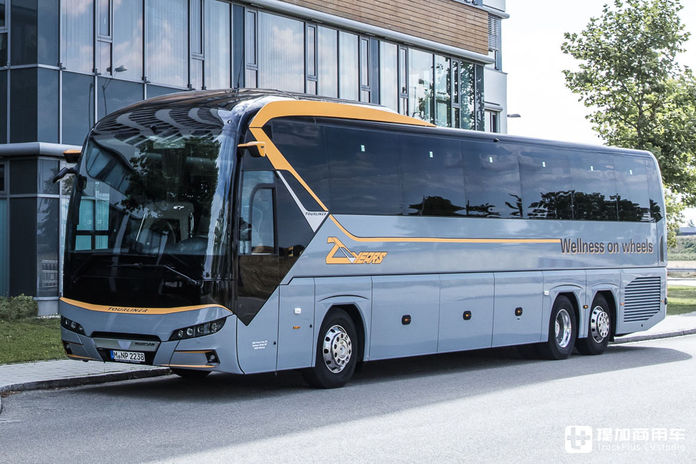 欧洲最受欢迎的豪华巴士之一，尼奥普兰Tourliner推出钻石版车型，纪念诞生20周年 - 提加商用车网