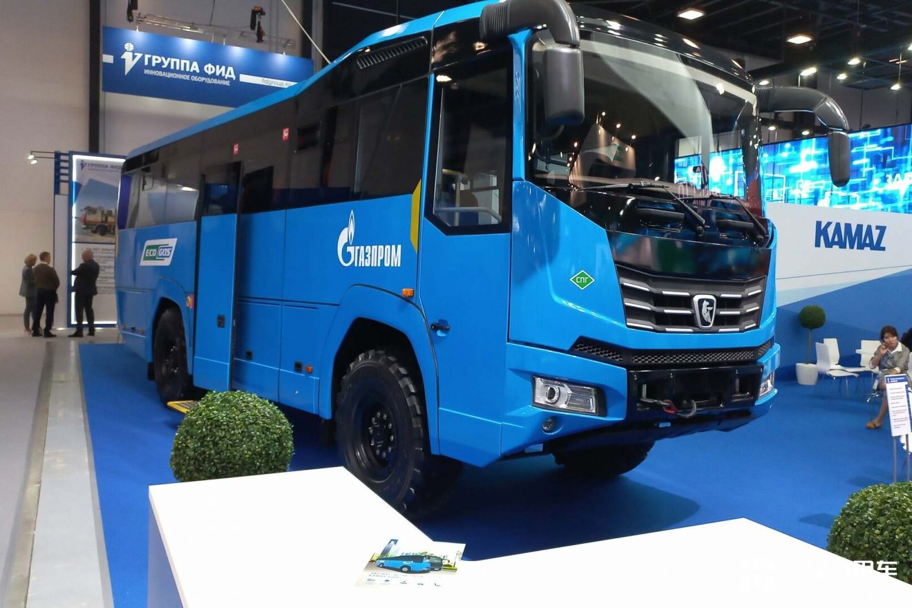 4x4全驱的前置越野客车，搭载中国动力链，带你看俄罗斯卡玛兹6250越野巴士 - 提加商用车网