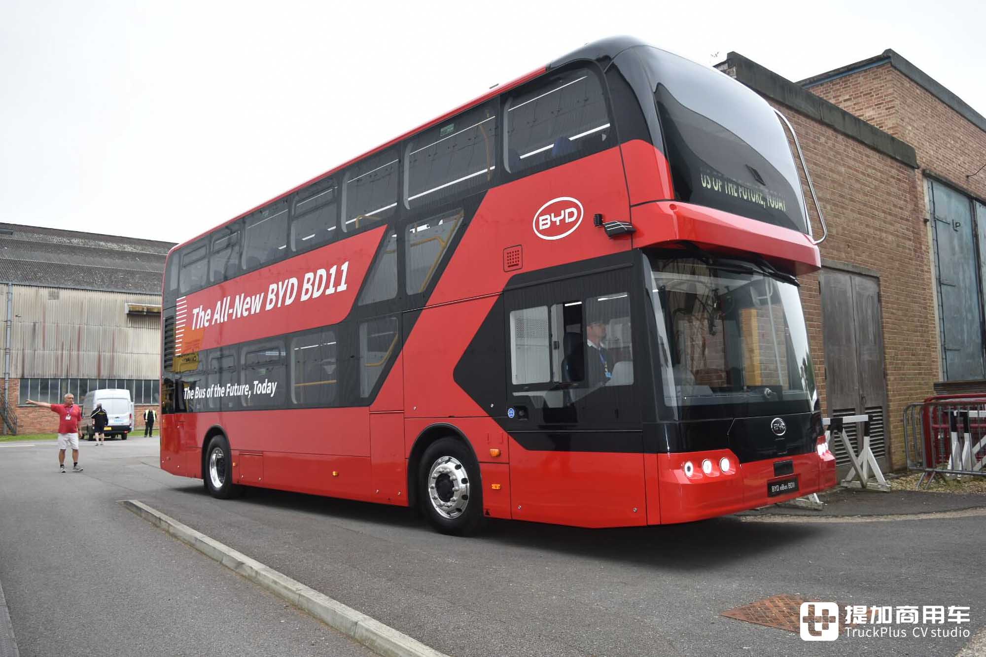 超强自主三电+铝合金车身，安全可靠清洁环保，比亚迪BD11双层纯电动大巴全球首发 - 提加商用车网